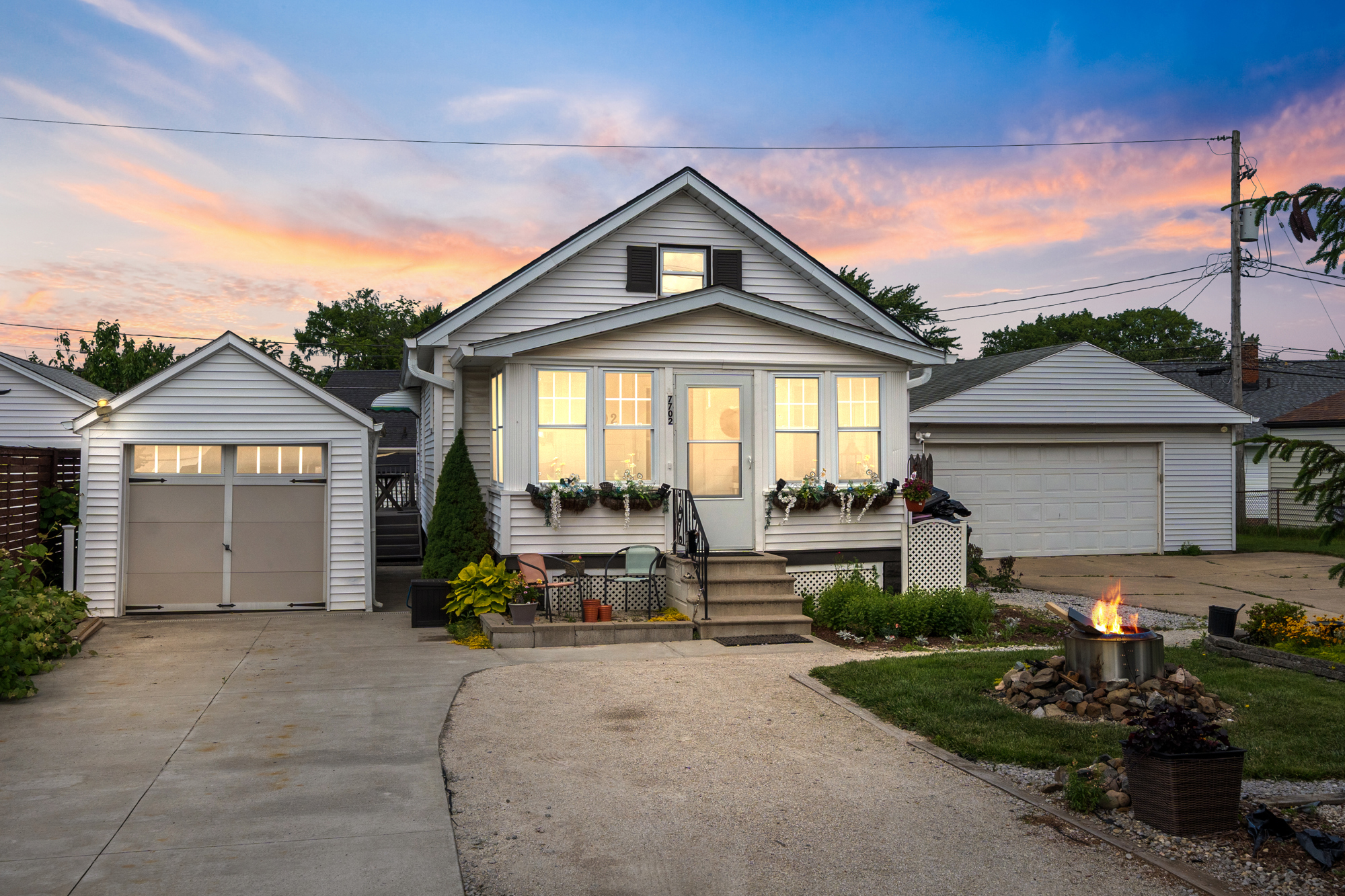 7702 Snow Rd, Parma, OH 44129, USA